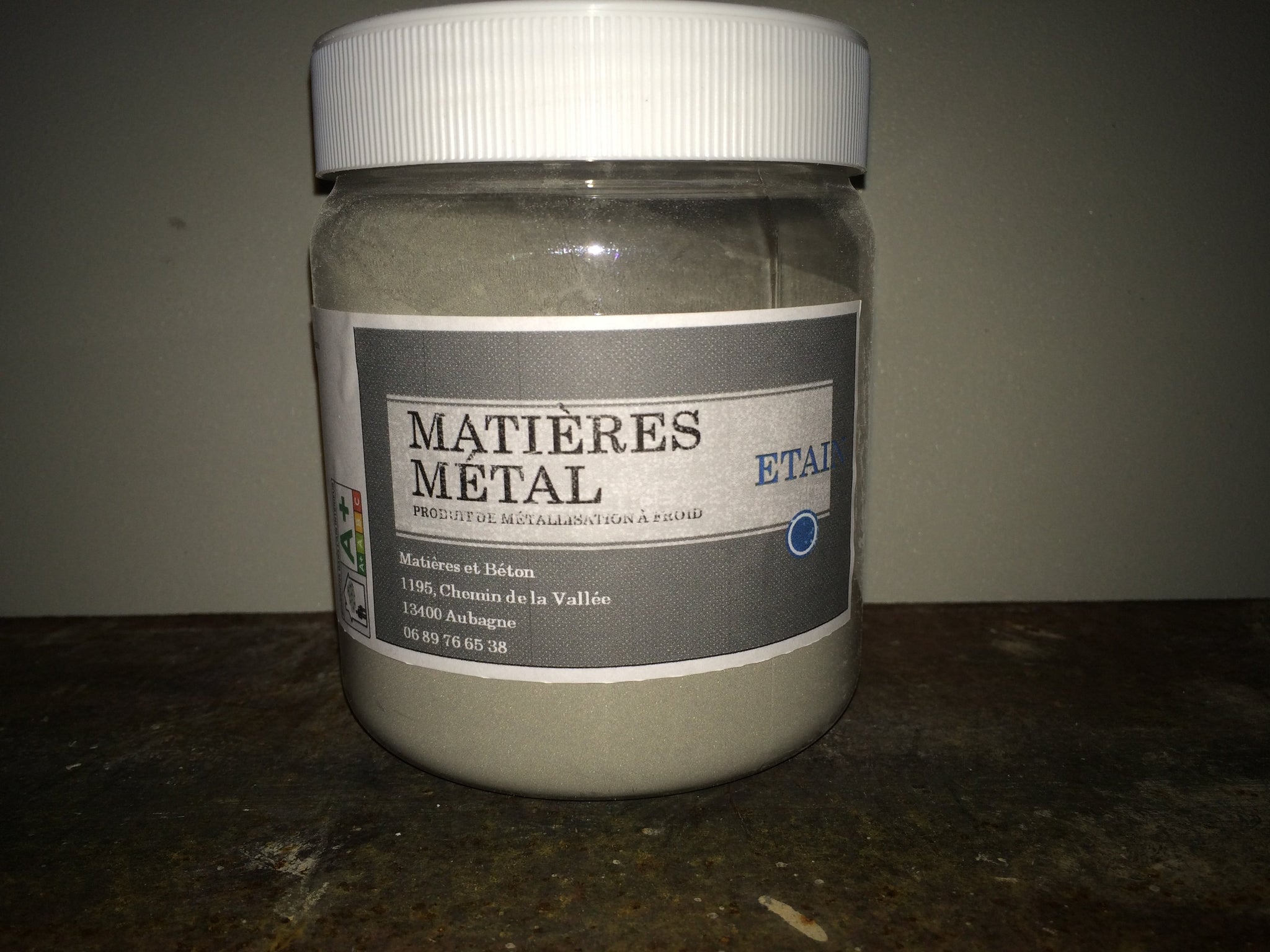 Enduit métallique étain - Métallisation à froid – Matières et Béton